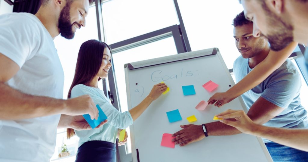 8 Strategies to Build a Self-Reliant Team | Business Success