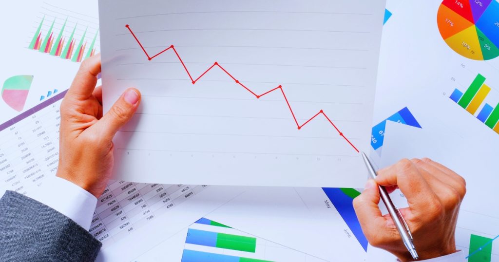 7 Signs to Pivot Your Business: Adapt and Thrive in 2024